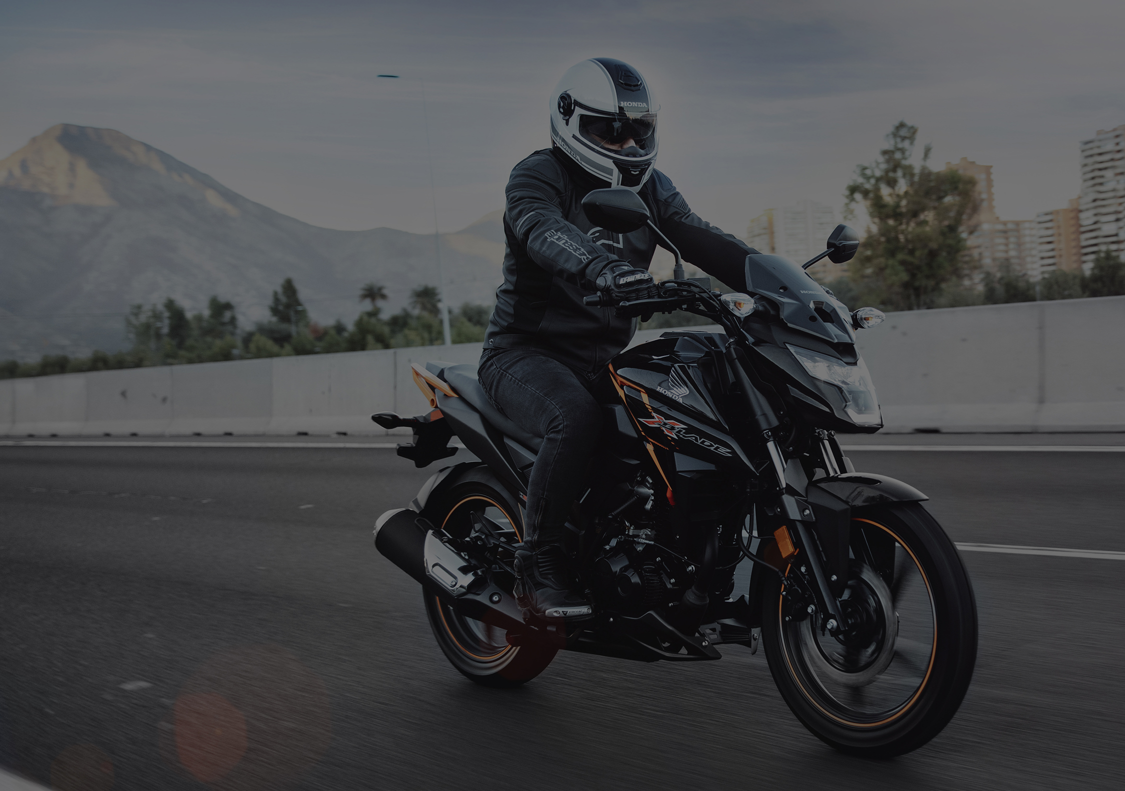 X-BLADE 160 - Honda motos